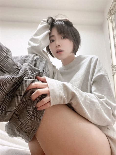 「え、なにコレ 」hなお姉さんが占う1月後半の運勢 元 恵比寿マスカッツ・辰巳シーナのなんとなく占い Smart Web 宝島社