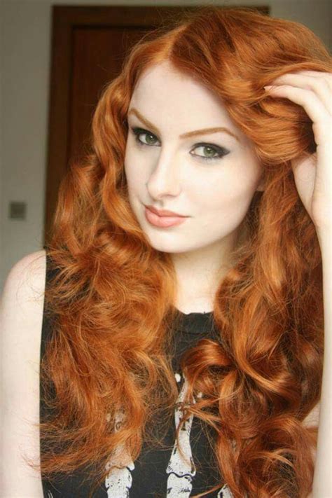 Pin By Redheadsrule On Reds And Curves♥️ Deep Auburn Hair Beautiful
