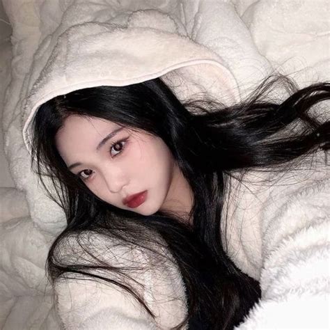 정유정 Yujeong 05 Posted On Instagram • May 10 2021 At 5 47am Utc