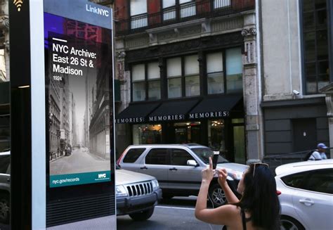 digital signage the face of the smart city revolution ubuntu