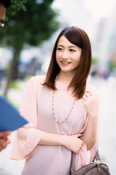 美乳・巨乳人妻ナンパ 淫らに燃える15人の奥様に俺の竿が天を向く プレステージ速報