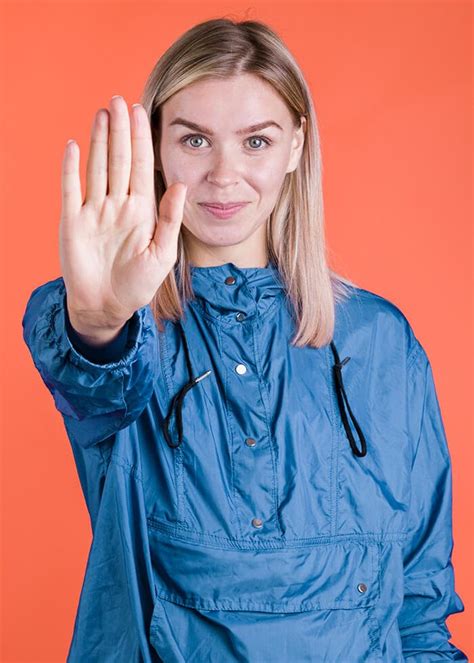 hand tracking and gesture recognition intel® realsense™ depth and