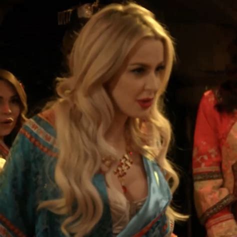 Tana Mongeau S4 Escape The Night Icon Escape The Night Cartoon