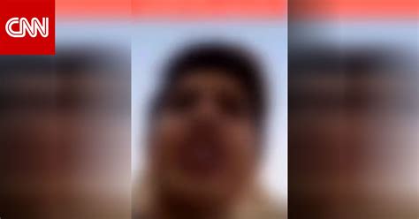 السعودية تداول فيديو لامرأة تتلفظ بإساءة على رجل أمن لمنعه من