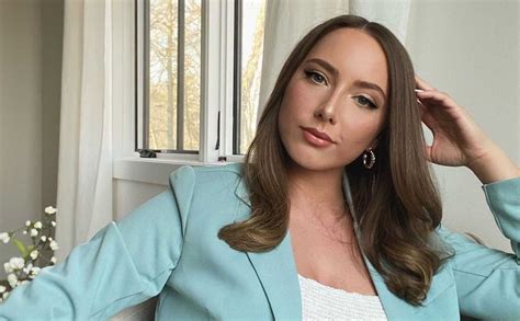 eminem s 25 year old daughter is all grown up as she flaunts her abs in