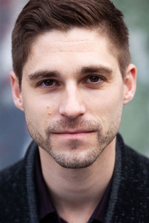 Nathanael Vass Quién Es Sus Películas Y Series Quever By Spoiler Time