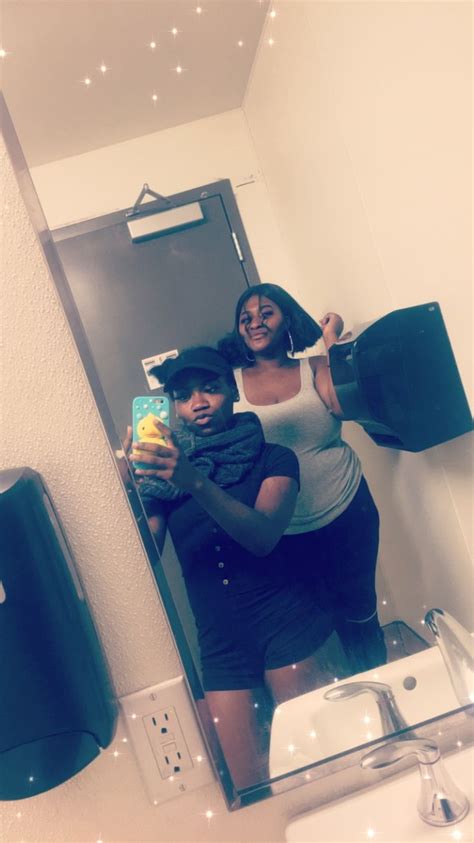Pin By ᗰᗩᖇkeiᔕᕼᗩ On Bestfriend Mirror Selfie Best Friends Selfie