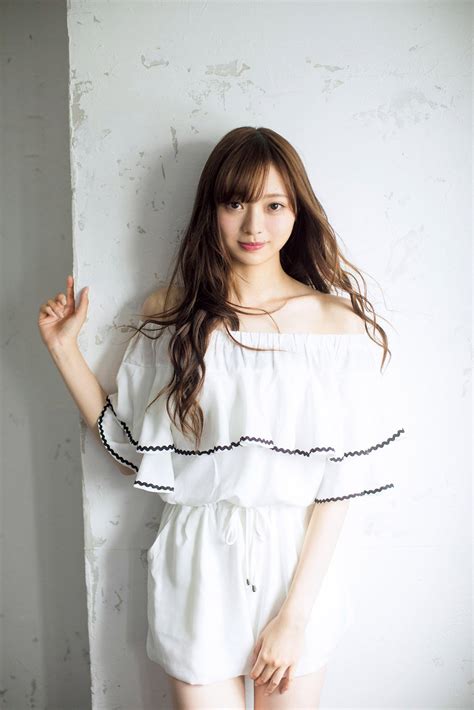 画像1 5 乃木坂46梅澤美波、美脚チラ見せ 長身の美スタイルで存在感 モデルプレス