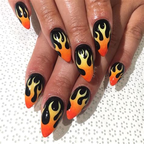 Pin By Thủy Nguyễn On Nails Nail Art Nail Designs Holographic Nails