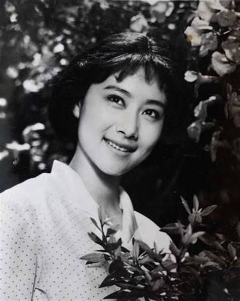 演王亚茹成名的黄梅莹，原来她老公就是此男演员，儿子浓眉大眼