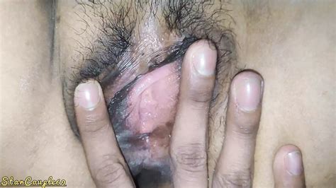 Une Demi Sœur Séduit Pour Doigter Sa Chatte Rose Son Demi Frère A L