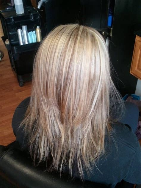 12 Pretty Layered Hairstyles For Medium Hair Pop Haircuts Hair