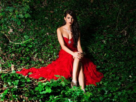 Hintergrundbilder Rot Frau Sexy Mädchen Regenschirm Kleid
