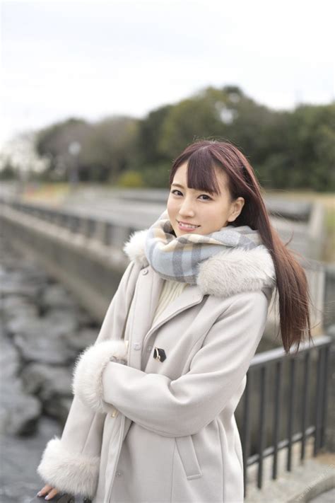 Minami Hatsukawa 初川みなみ Cover 写真集 「be In Love」 Set 03 Everia Club
