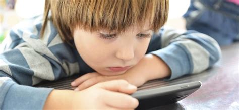 Los Riesgos De Internet Y Las Redes Sociales Para Los Niños