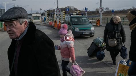 Ukrainians Flee As Russian Invasion Intensifies The New York Times