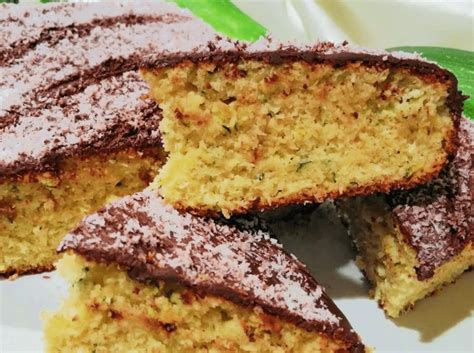 Bizcocho De Coco Y Calabacín Con Cobertura De Chocolate Yvke Mundial