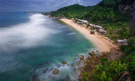 10 Pantai Pasir Putih Di Jogja Yang Paling Hits Dikunjungi Desember