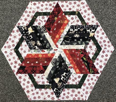 228 swirling star table topper