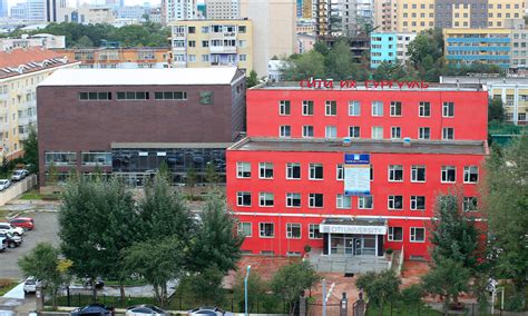 Сити их сургууль болон S M O K брэнд хамтран их сургуулийн өмсгөлийн