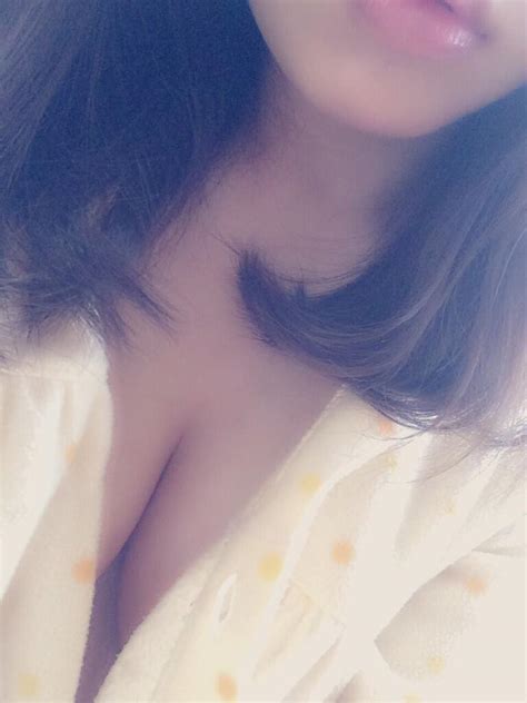 巨乳輪でマシュマロみたいなおっぱいした18歳♀がtwitterでオマ コくぱぁ自画撮り みんくちゃんねる
