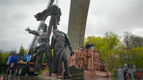 Soviet Era Monument Symbolizing Unity Dismantled In Kyiv
