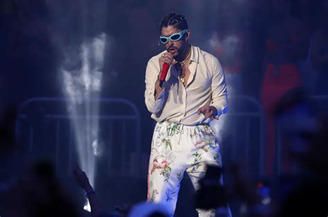 Bad Bunny Karol G Becky G Y Farruko Lideran Los Premios Billboard