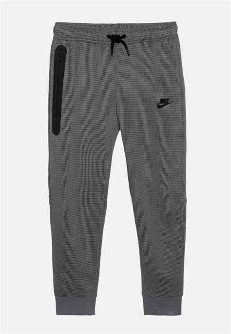 Nike Sportswear Tech Pant Winterized Jogginghose Smoke Grey Black