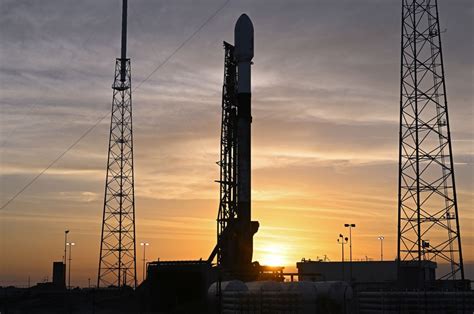 Spacex Plans To Light Up Night Skies With Early Thursday Falcon 9
