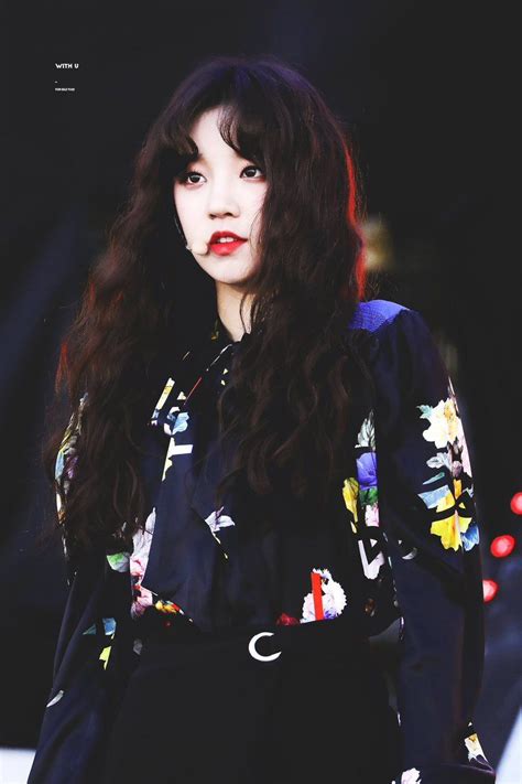 Pin By Ashlynn Lovitt On Yuqi Korean Girl Groups G I Dle South