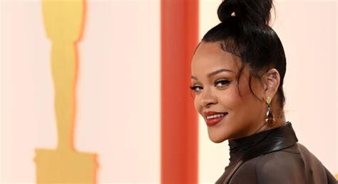 Rihanna Nue Et Ventre Bien Arrondi Elle Ressort Les Archives De Sa