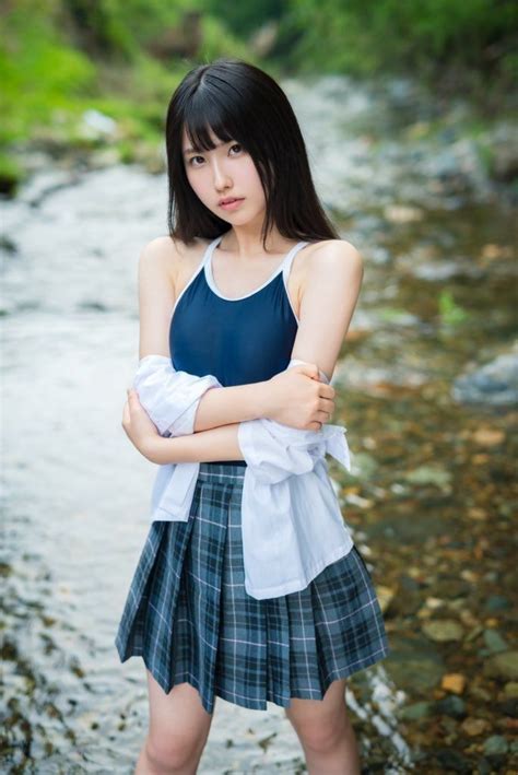 ボード「制服少女」のピン