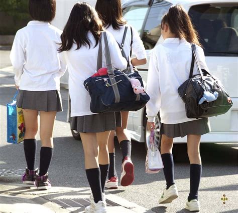 女子高生の魅力まとめログ：女子高生の美しい絶対領域2