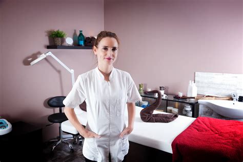 Aesthetician Classes National Laser Institute