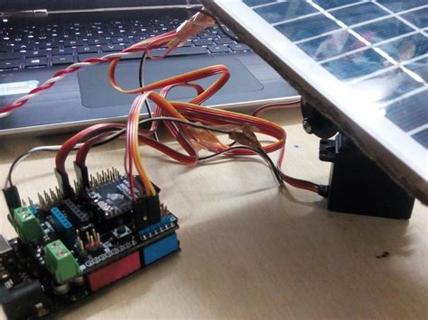 Sunflower Arduino Solar Tracker