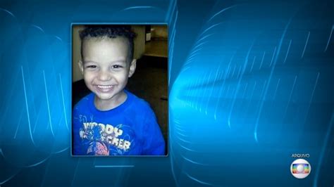 Mãe Acusada De Matar Filho E Esconder Corpo Em Sofá é Julgada Na Grande