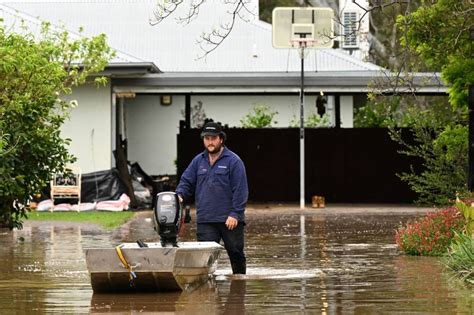 Australia Suffers Flash Floods In Southeast Melbourne Suburb Evacuated