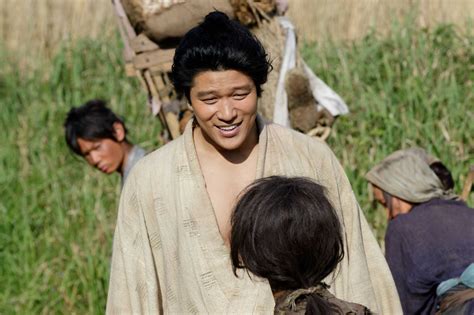 【写真 6 7枚】（c）nhk 西郷どん：第3回「子どもは国の宝」 吉之助、今度は貧しい武家の少年のため… 斉彬vs斉興＆由羅が激化