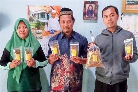Warga Desa Bagor Miri Ubah Limbah Kulit Pisang Jadi Keripik