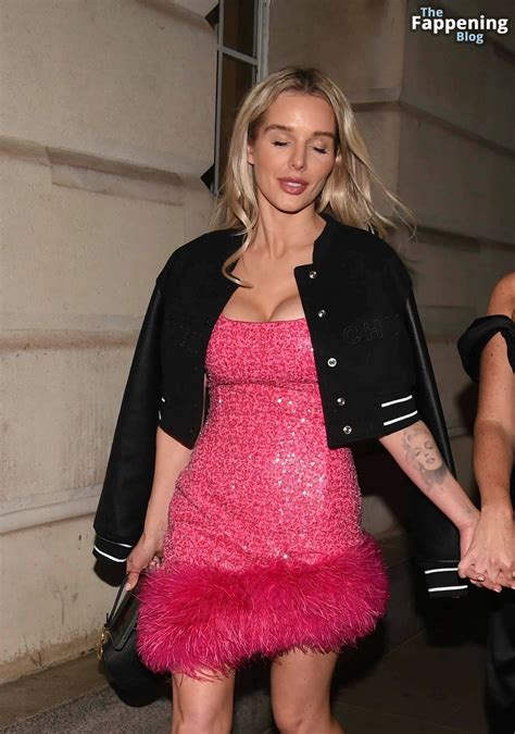 Busty Helen Flanagan Leaves Mnky Hse In Manchester 17 Photos