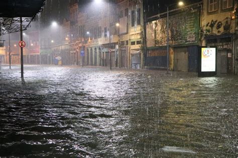 Al Menos 127 Muertos Por Las Lluvias Torrenciales En Brasil