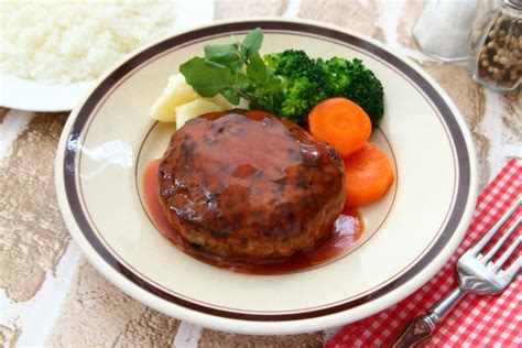 【沸騰ワード】肉汁ぱんぱんハンバーグ 志麻さんレシピ。伝説の家政婦 志麻さんの料理教室｜3月3日