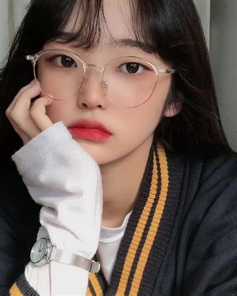 𝕐 𝕖 𝕖 𝕦 𝕟 Glasses Makeup Glasses Inspiration Girls With Glasses