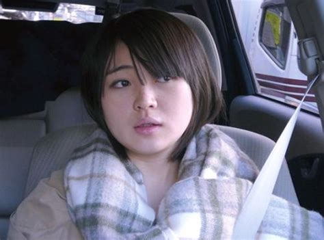 【r花 23歳 】うちの妻を寝取ってください51！夫の寝取られ願望を叶える為にやって来た結婚三年目の人妻！夫と電話しながら他人棒に激ピストン