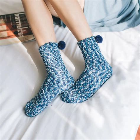 1pair Fashion Women Coral Velvet Sock Cute Knited Hosiery Floor Socks