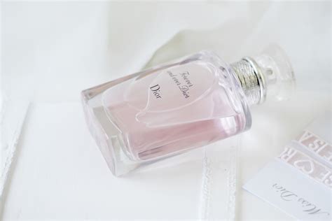 How To Smell Like Strawberries Best Strawberry Perfumes Ice Cream