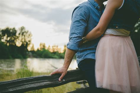 Romantic Summery Lakeside Engagement Shoot Truly Engaging