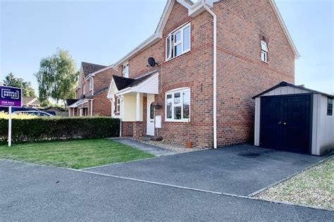 3 Bedroom Semi Detached House For Sale In Heather Avenue Melksham