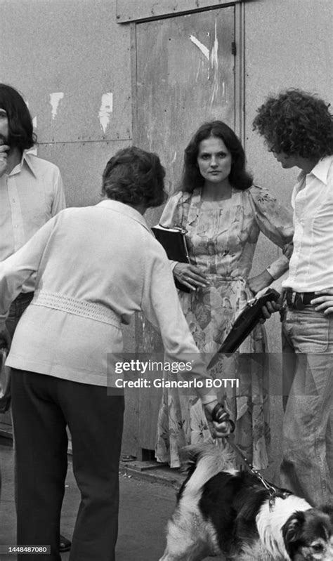 Lactrice Claudine Beccarie Lors Du Tournage Du Film Prostitution à