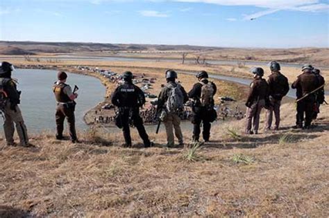 Dapl Mobilizes To Dig Under Lake Oahe C S News